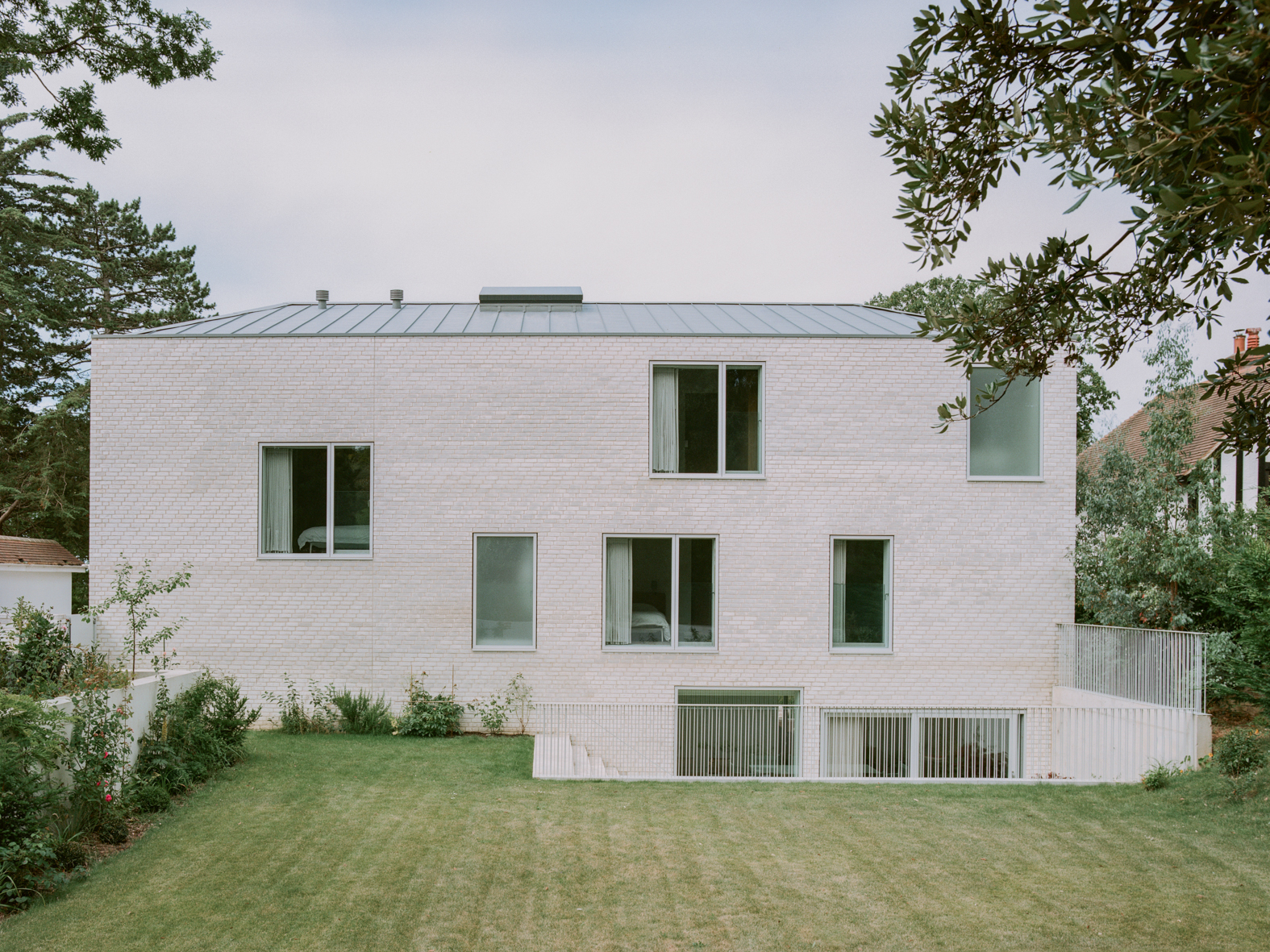 Dezeen - RIBA names top 20 British homes of 2023 | FARSHID MOUSSAVI OBE ...